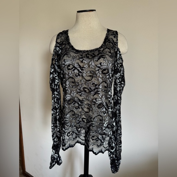 VENUS | Tops | Venus Black Long Sleeve Metallic Silver Lace Top Open ...